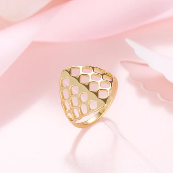 Jewelry | 14k Yellow Gold Hollow Beehive Ring | Poshmark